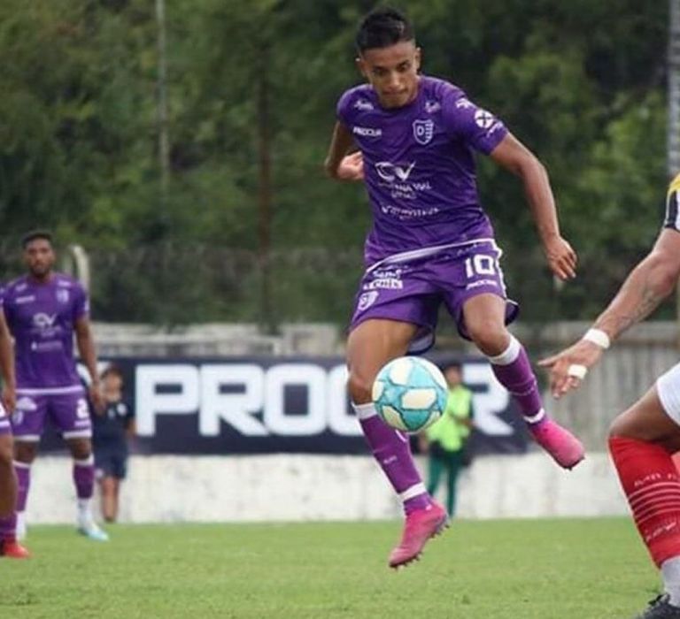 Brian Orosco disfruta de su presente en Grecia | Diario Crónica