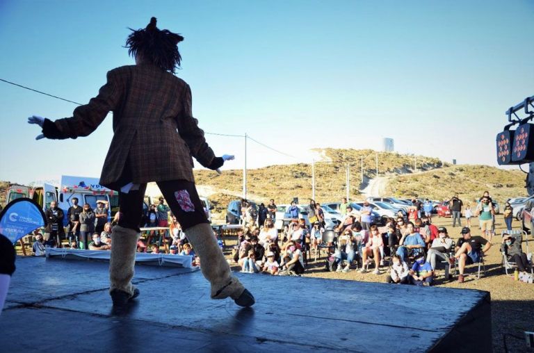 Caleta Córdova sumó un espectacular show musical a su propuesta de ...